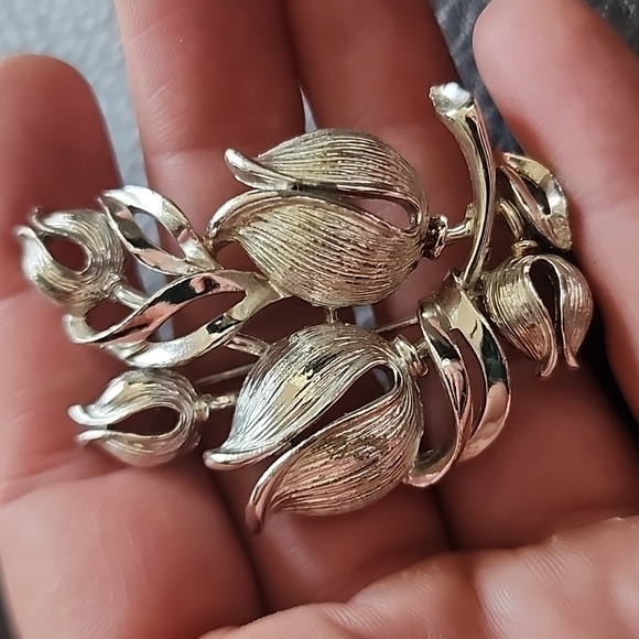 Lisner Jewelry | Jewelry | Vtg Lisner Brooch | Poshmark